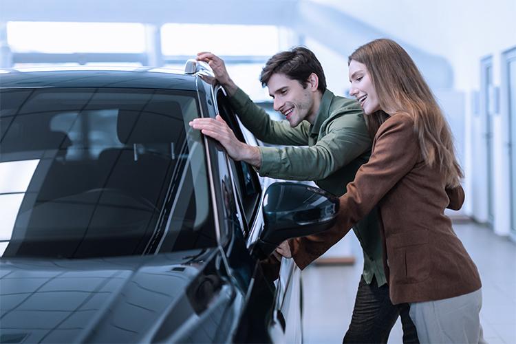 Je eerste auto kopen: zo begin je eraan - KBC Bank & Verzekering