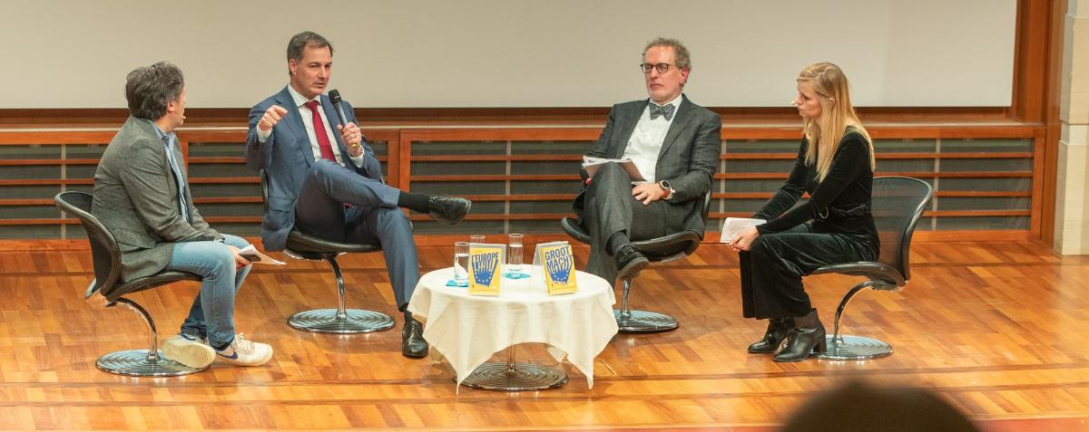 Herbekijk de livestream: professor Marc De Vos en premier Alexander De ...